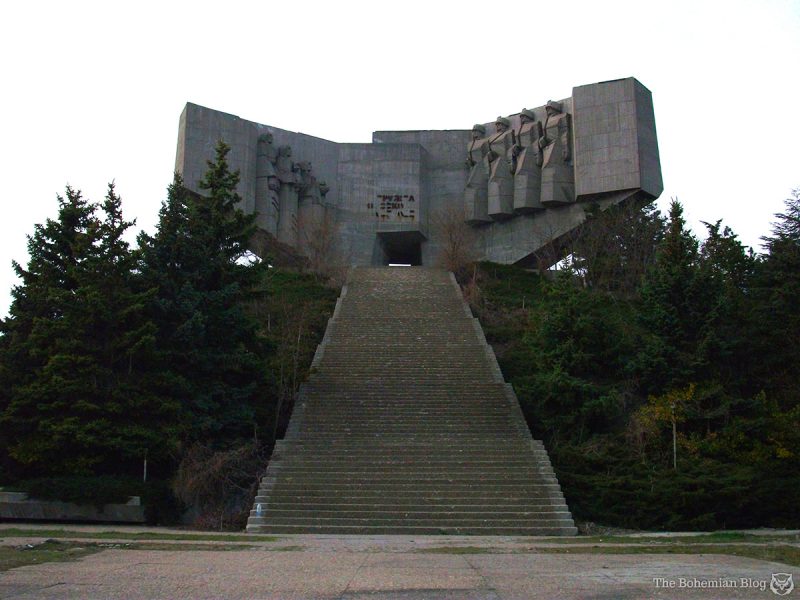 Exploring an Abandoned Monument to the Bulgarian-Soviet Friendship | Ex ...