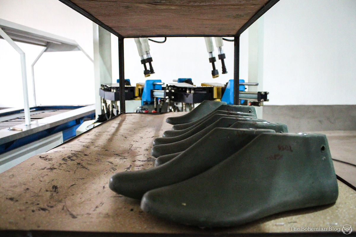 Ever Wondered What it's Like Inside a North Korean Shoe Factory? - Ex ...