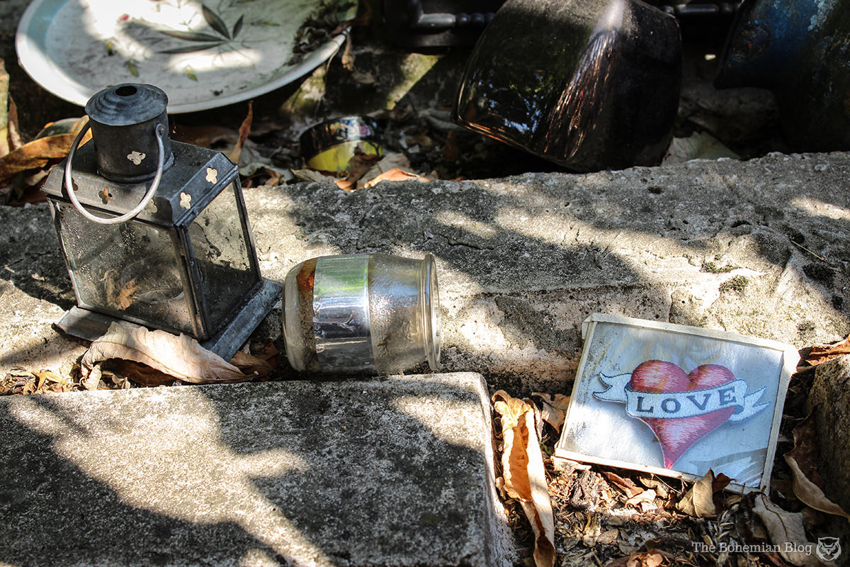 Visiting the Outcast Dead at London's Cross Bones Graveyard - Ex Utopia